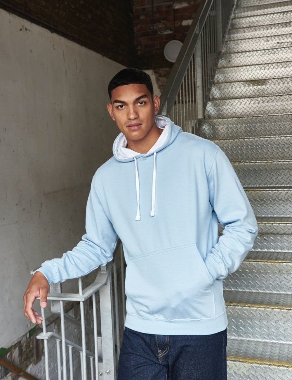 JUST HOODS Bluza męska Kangurka Varsity Hoodie - KOSZULKI.PL